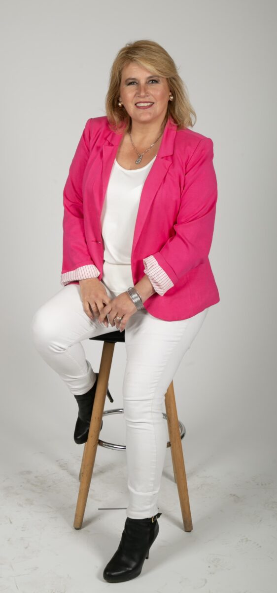 Sandra Contreras. “Soy la elegida de Evelyn Matthei para ser la ...